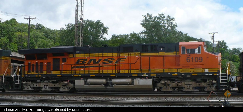 BNSF 6109